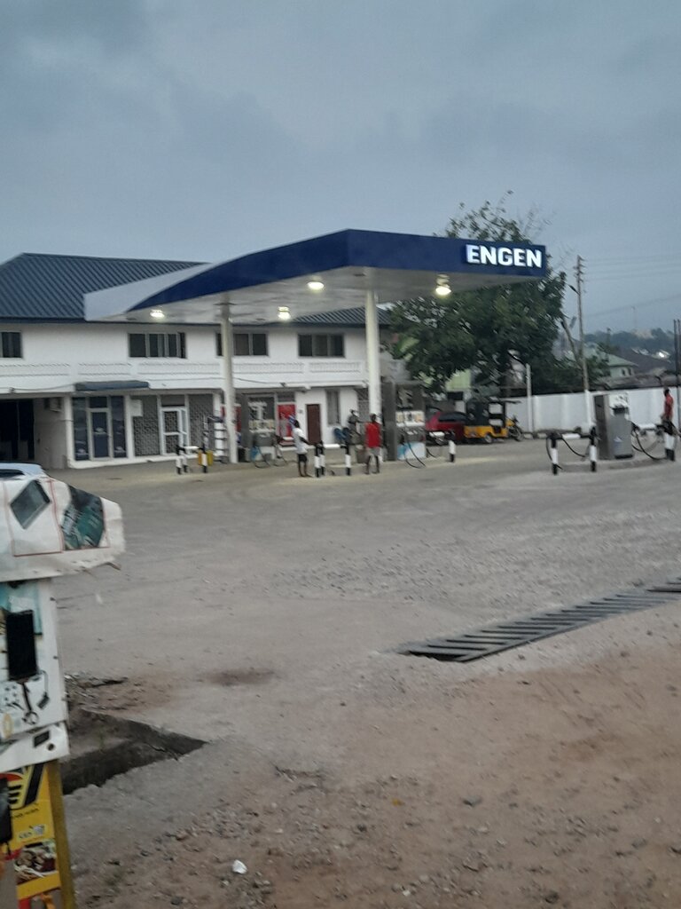 Benzin istasyonu Engen Fuel Station, Dünya, foto