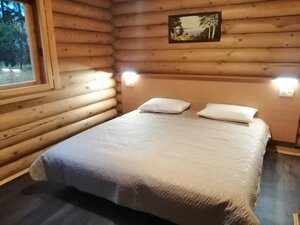 Tihii Les (Udmurtian Republic, Izhevsk, Yakshur-Bodyinskiy trakt, 7-y kilometr), otel  Izhevsk'ten