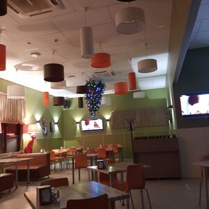 Olivye (Ryabinovaya ulitsa No:70, Syrskiy Rudnik Microdistrict, Lipetsk), kafe  Lipetsk'ten