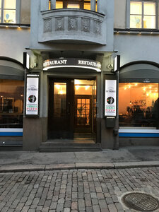 Pizzeria VIA tribunali (Uusimaa, Helsinki, Eteläinen suurpiiri, Kruununhaka, Sofiankatu, 6), pizzacılar  Helsinki'den