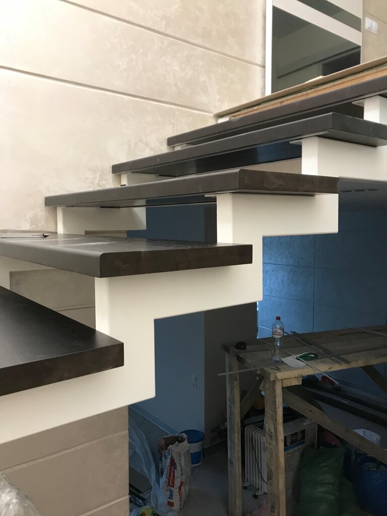 Merdiven ve korkuluklar Lestnica60pskov, Pskov, foto