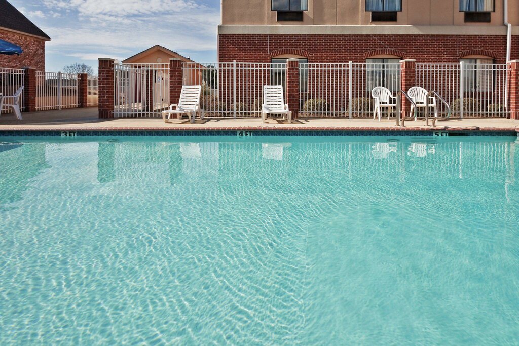 Otel Holiday Inn Express & Suites Forest, Missisippi Eyaleti, foto