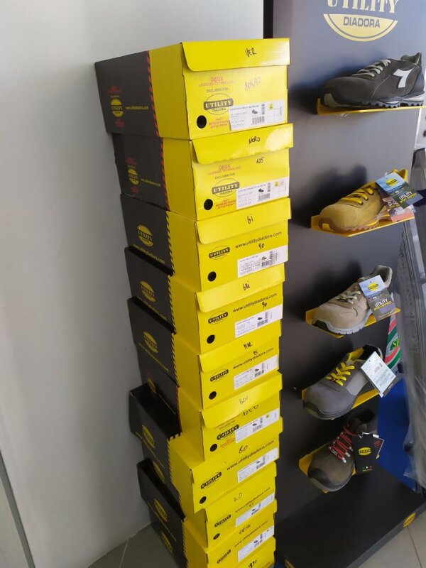 Elektrik ürünleri Elettricità Pachinese, Sicilya, foto