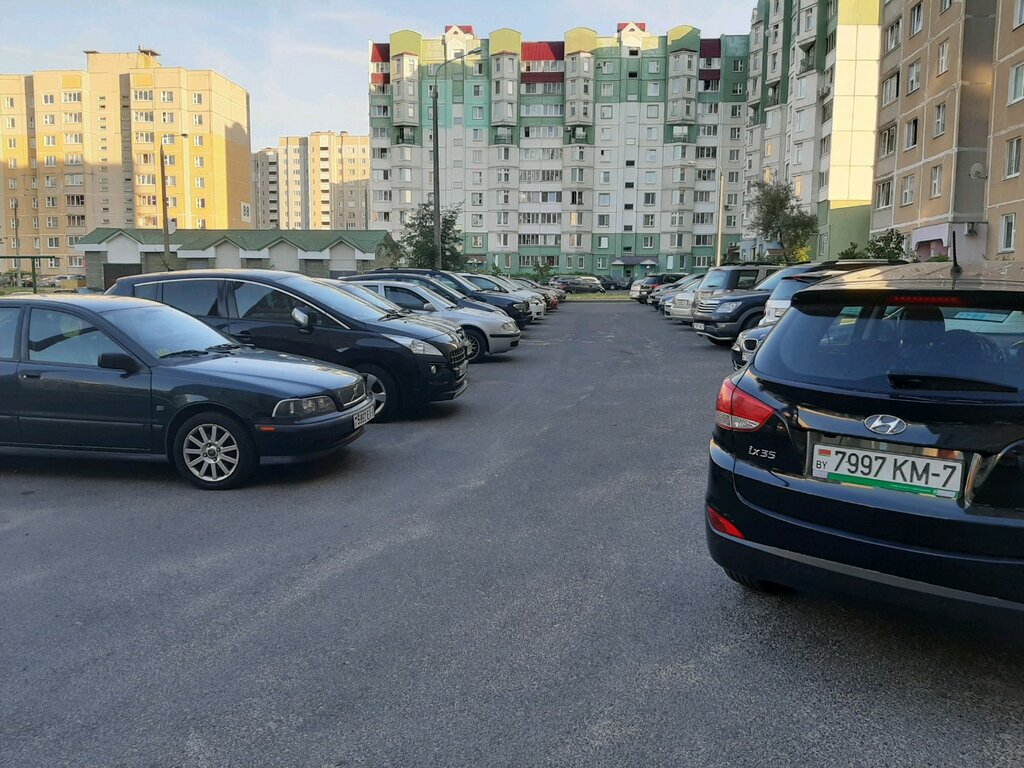Otoparklar Parking lot, Minsk, foto