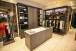 Bogner (Whistler, 101-4599 Chateau Blvd), spor giyim ve ayakkabı  Britanya Kolumbiyası'ndan