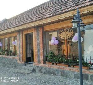 İçəri Bazar kafesi (Qakh, İçəri Bazar küçəsi), kafe  Kah'tan