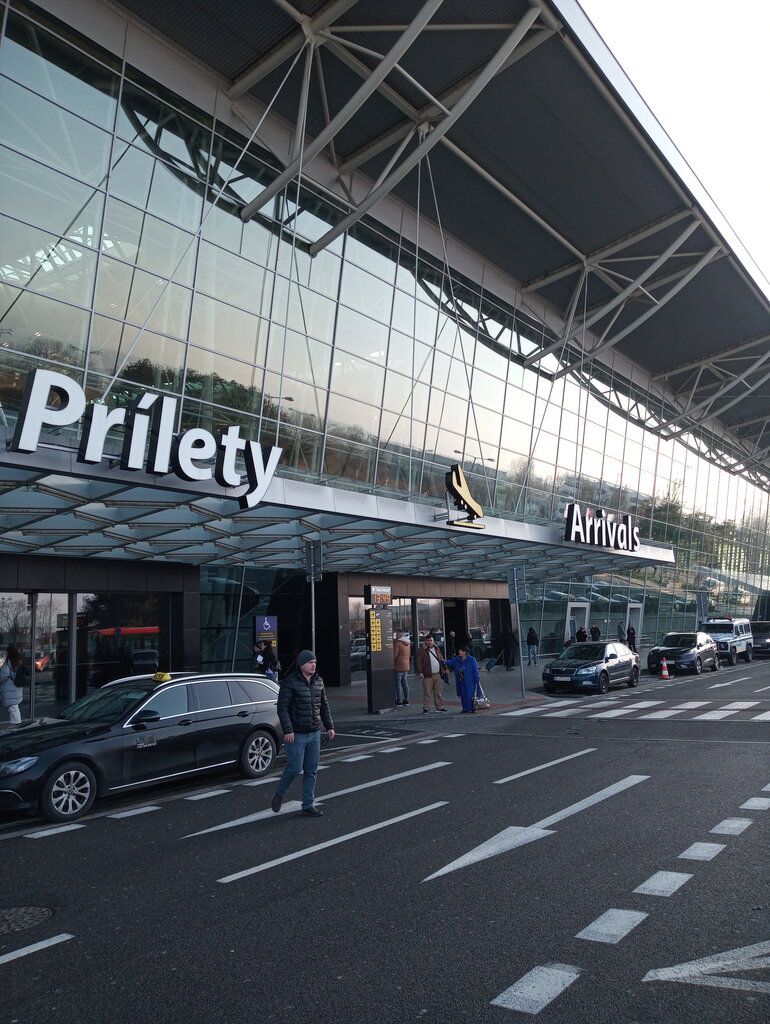 Havaalanları M.R. Štefánik Bratislava Havalimanı, Bratislava, foto