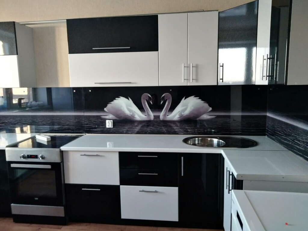 Cam ve cam ürün üreticisi Адонис, Çeliabinsk, foto