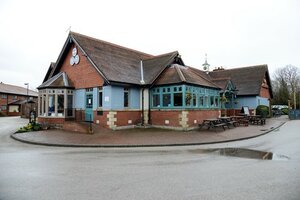 Kings Highway (England, Derby), otel  Derby'den