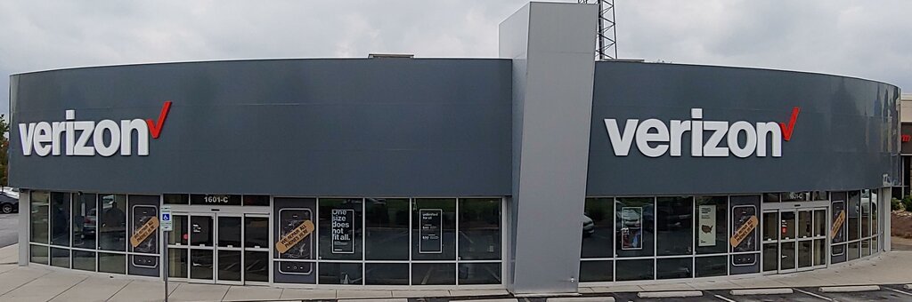 Telefon tamir servisi Cellular Sales Smartphone Repair Center, Kuzey Carolina Eyaleti, foto