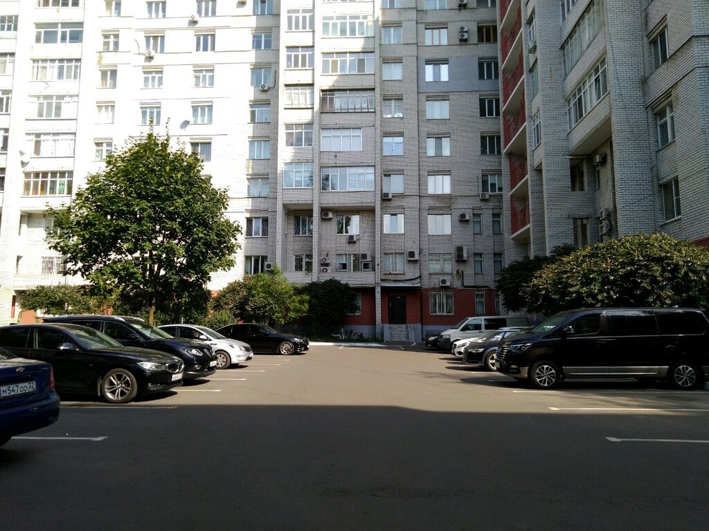 Otoparklar Автомобильная парковка, Briansk, foto