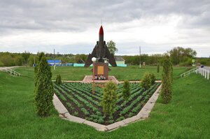 Самолет Героя Советского Союза И.А. Солдатова (Lipetsk Region, 42K-019), anıt, heykel  Lipetskaya oblastından