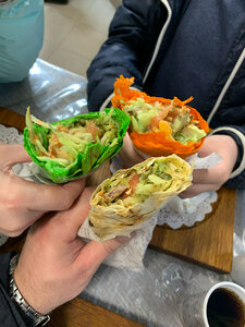 Vano'nun Büyükbabasının Shawarma (ulitsa Komarova No:1Б), fast food  Şçolkovo'dan