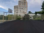 Площадка для баскетбола и мини-футбола (Krasnodar Territory, Sochi, Bytkha Microdistrict, Yasnogorskaya ulitsa), spor alanı  Soçi'den