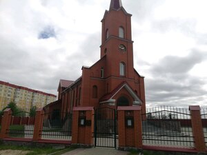 Церковь святого Иосифа Труженика (Naberezhniy Avenue No:19/1), katolik kiliseleri  Surgut'tan