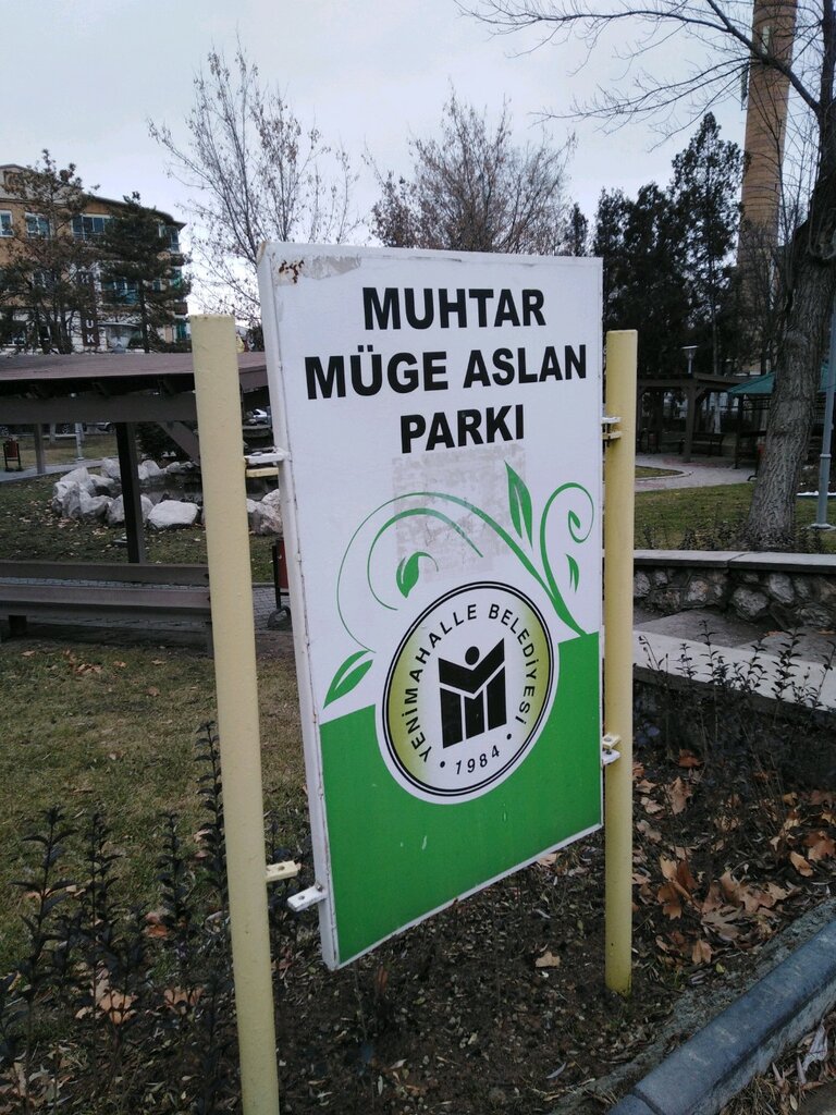 Parklar ve ormanlar Muhtar Müge Aslan Parkı, Ankara, foto