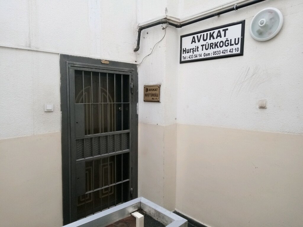 Avukatlar AV. Hurşit Türkoğlu, Ankara, foto