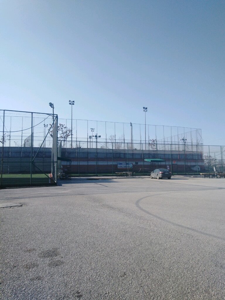 Spor alanı Atatürk Anadolu Lisesi Halı Sahası, Ankara, foto