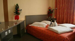 Hotel Seneca (Bucharest, Bucharest Sector 5, Strada Mărgeanului, 11), otel  Baia Mare'den