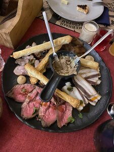 Pyatoye Koleso (ulitsa Slavskogo No:30, Belokurikha), restoran  Belokuriha'dan