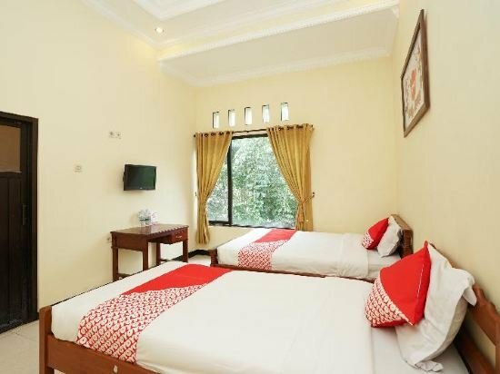 Otel Oyo 587 Penginapan Sinar Harapan, Probolingo, foto