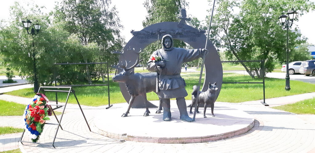 Anıt, heykel Оленно-транспортным батальонам, Naryan‑Mar, foto