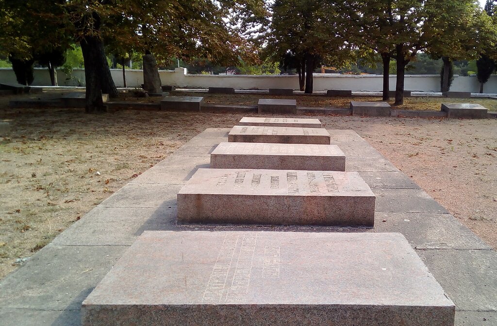 Ünlü kişilerin mezarları Герой Советского Союза И.Г. Подольцев, Sevastopol, foto