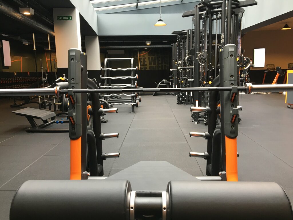 Basic Fit, fitness club, Madrid, Calle de Raimundo Fernández Villaverde ...
