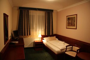 Hotel Komorni Hurka (Karlovarský kraj, Cheb, Komorni Hurka), otel  Karlovy Vary Bölgesi'den