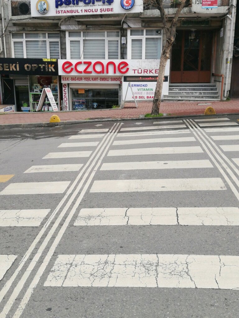 Eczaneler Türker Eczanesi, İstanbul, foto