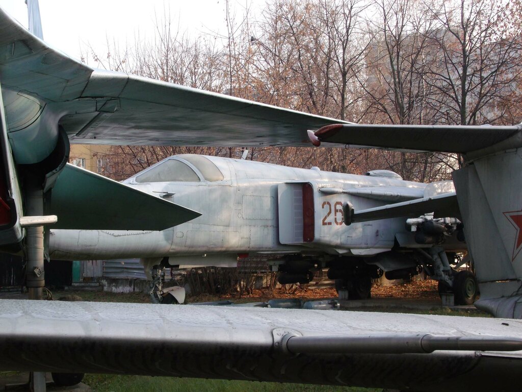 Teknoloji anıtı Бомбардировщик Су-24, Moskova, foto