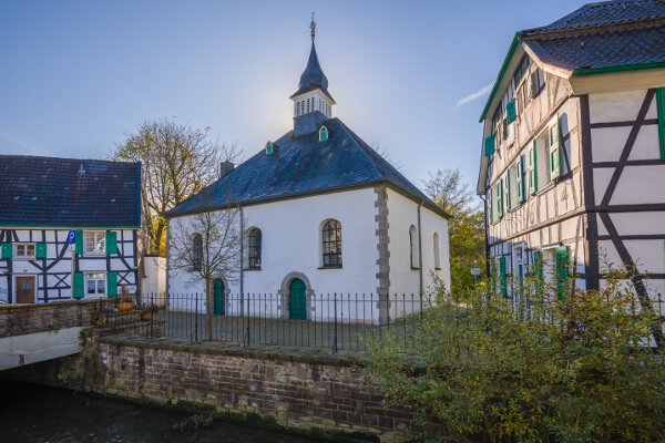 Dini dernekler Evangelische-reformierte Kirchengemeinde Gruiten-Schöller, Kuzey Ren‑Vestfalya, foto