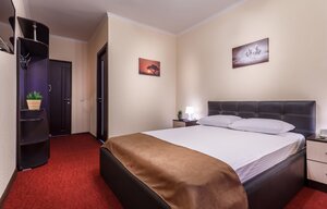 Elio (Zheleznodorozhnaya Street No:24), otel  Şçerbinka'dan