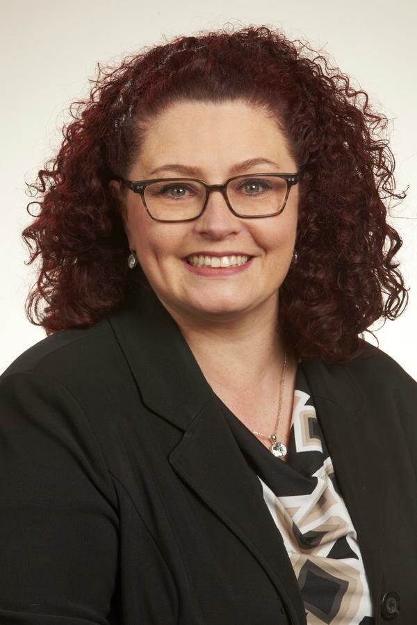 Yatırım fonu firmaları Edward Jones - Financial Advisor: Jennifer L Johnson, Ontario, foto