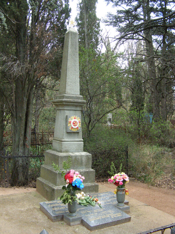 Anıt, heykel Братская могила советских воинов, Kırım Cumhuriyeti, foto