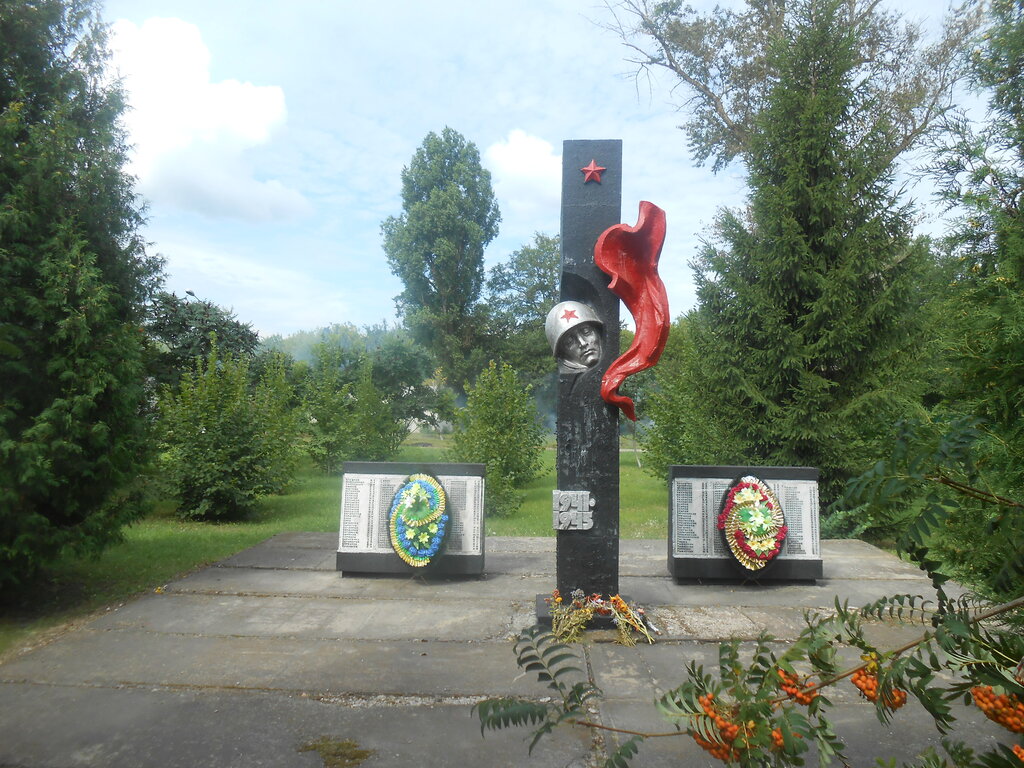 Anıt, heykel В честь погибших односельчан, Kurskaya oblastı, foto