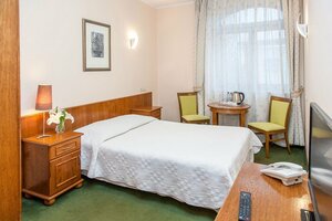 Willa Biala Lilia (Pomeranian Voivodeship, Gdańsk, ulica Spichrzowa, 16), otel  Gdansk'tan