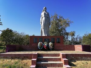 Односельчанам, погибшим в годы Великой Отечественной войны (Voronezh Region, Kantemirovskiy rayon, Zaytsevskoye selskoye poseleniye, posyolok Novopavlovka), anıt, heykel  Voronejskaya oblastından