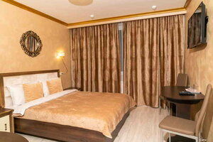 City Hotel (Akademika Pontryagina Street No:11), otel  Moskova'dan