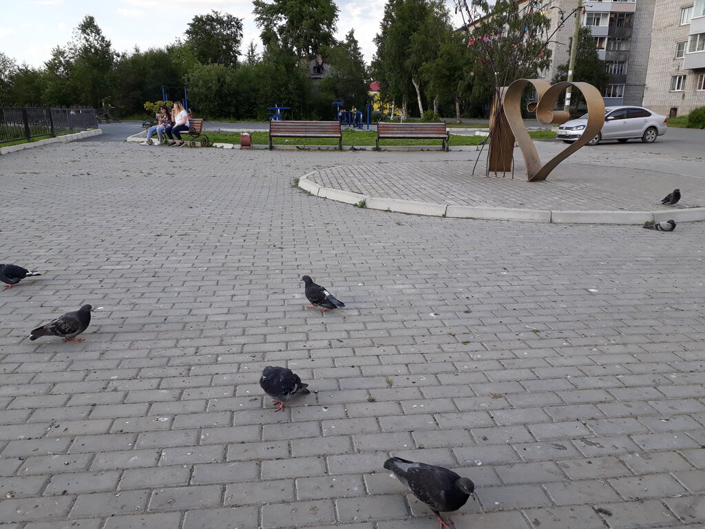 Park, sokak heykeli Сердца, Belomorsk, foto