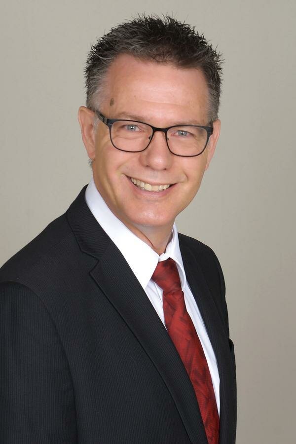 Yatırım fonu firmaları Edward Jones - Financial Advisor: Greg Pierce, Crpc™, Minnesota Eyaleti, foto