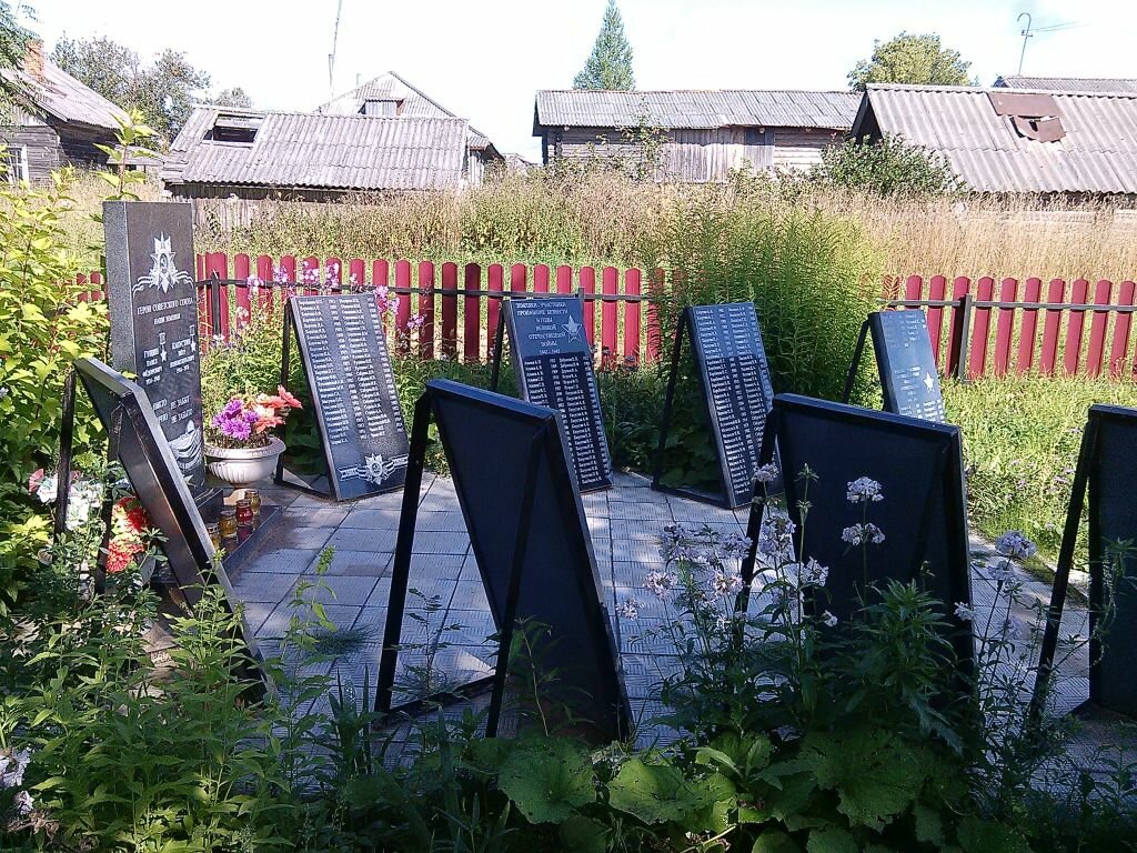 Anıt, heykel Воинам-землякам, погибшим на фронтах Великой Отечественной войны, Vologodskaya oblastı, foto