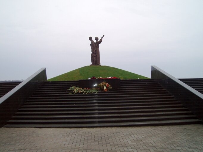 Anıt, heykel Мемориал голодомора, Harkiv, foto