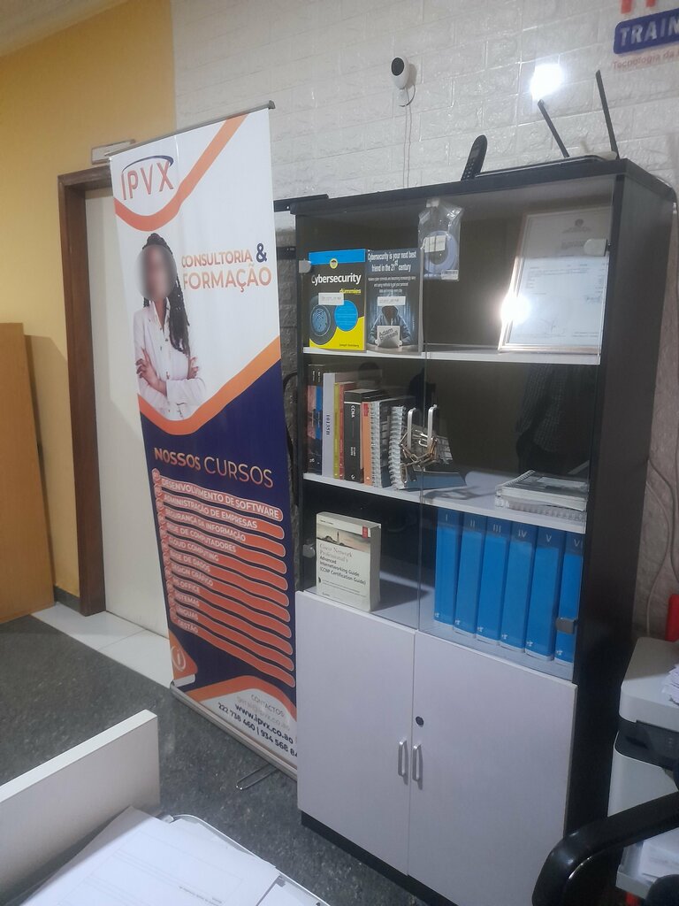 Üniversiteler IPVX Tecnologia de Informação, Loanda, foto