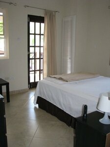 Maya's Bajan Villas - Unit B (Christ Church, Charnocks № 2), otel  Dünya'dan