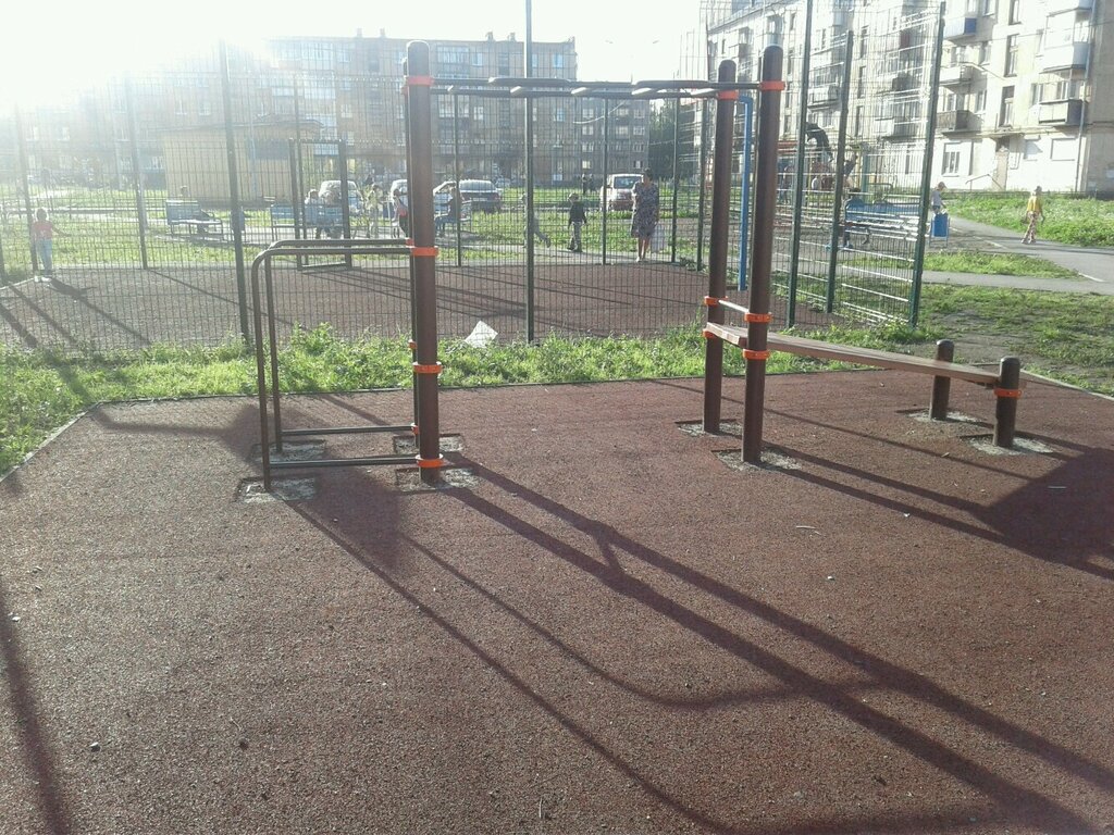 Spor alanı Sports ground, Nijni Tagil, foto