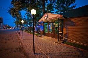 Tri chetverki (Gorkogo Street No:204), kafe  Tver'den