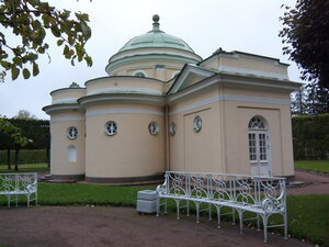 Павильон Нижняя ванна (St. Petersburg, Pushkin, Yekaterininskiy park), turistik yerler  Puşkin'den