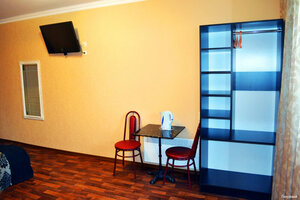 Lazurnyj (Лазурная улица No:5, посёлок городского типа Гурзуф), otel  Kırım Cumhuriyeti'nden