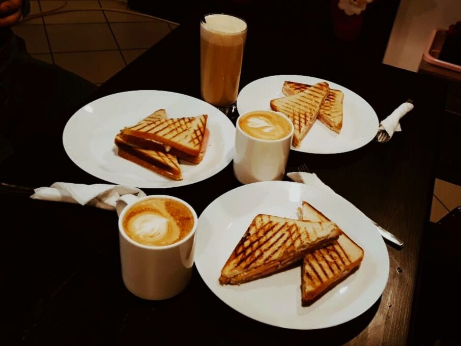 Kahve dükkanları Academy Coffee, Aleksandrov, foto